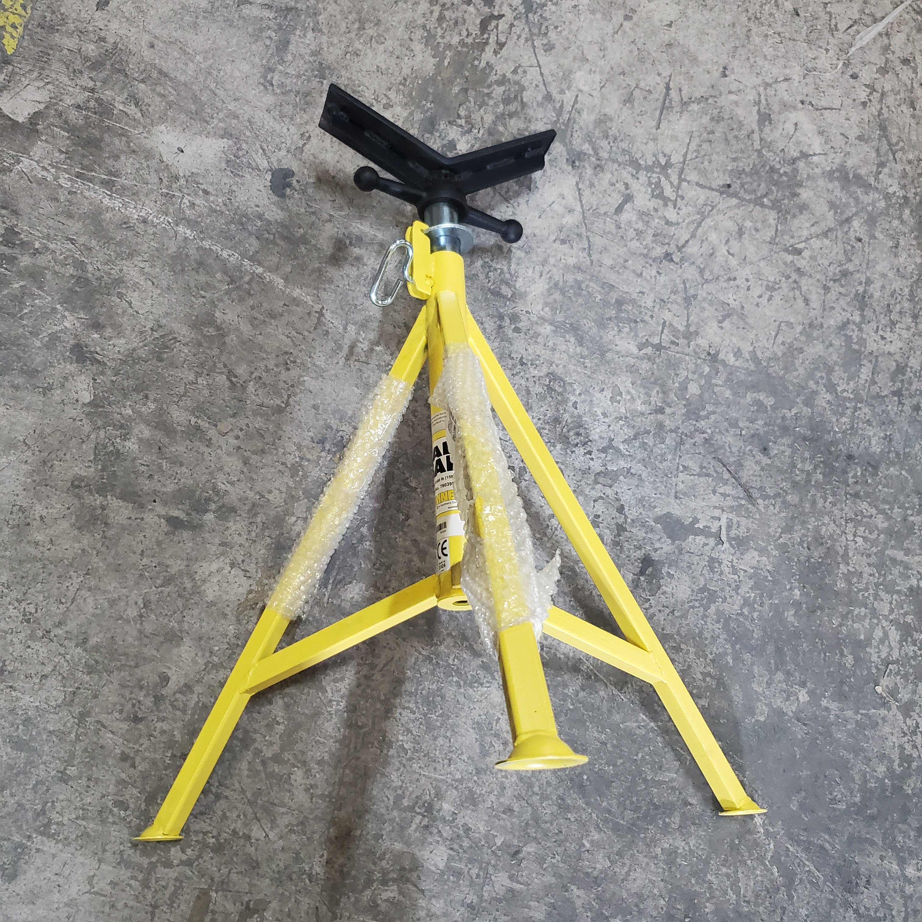 ZA@ SUMNER V-Head Pipe Stand 3500 lbs Max Yellow 24" Pipe Sz Range 780 ...
