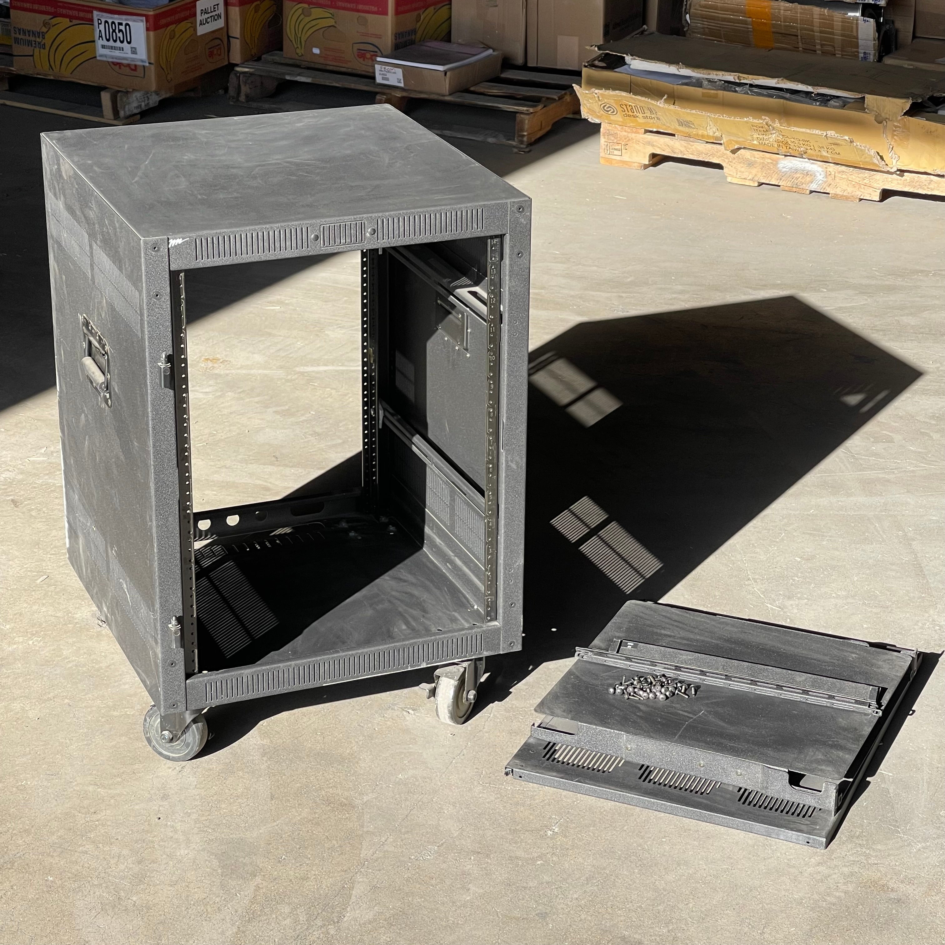 ZA@ MIDDLE ATLANTIC Rolling Server Rack Black (Used, Working) – PayWut