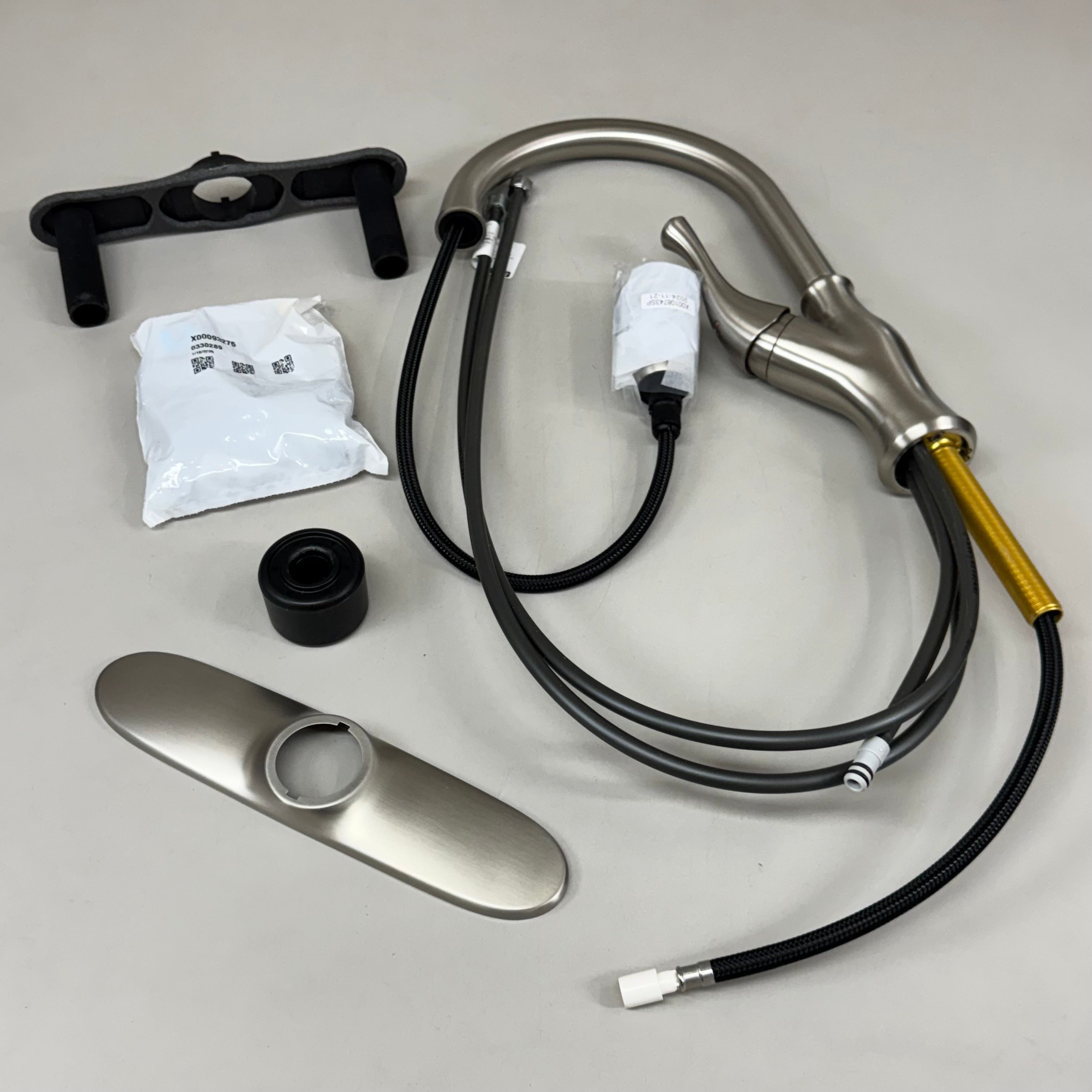 DELTA Pull-Down Kitchen Faucet Upgrade 1L Spot Shield Stainless 19888Z ...