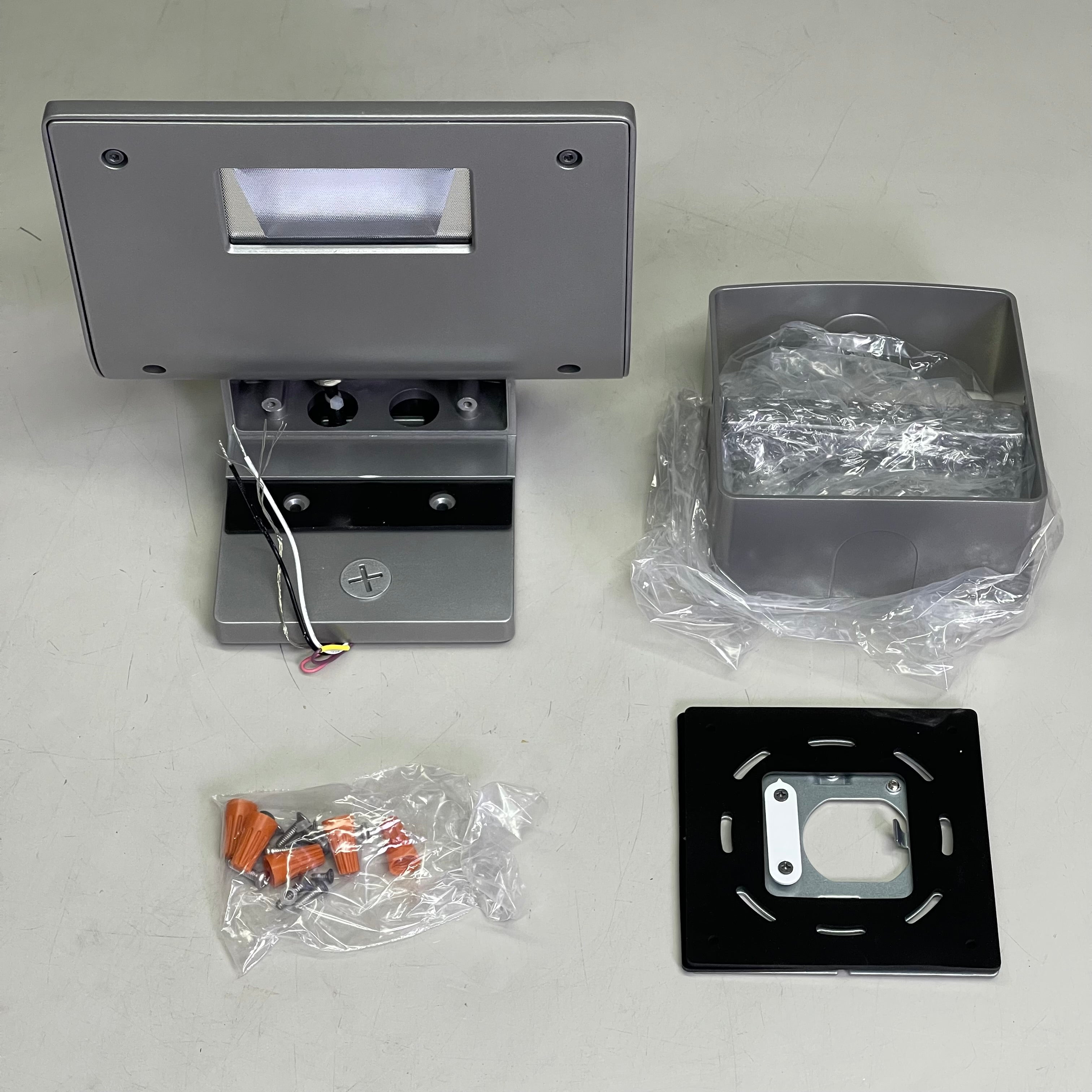 ENDURANCE WAC LIGHTING Hawk LED Flood Light Wall Pack 27W Graphite WP ...