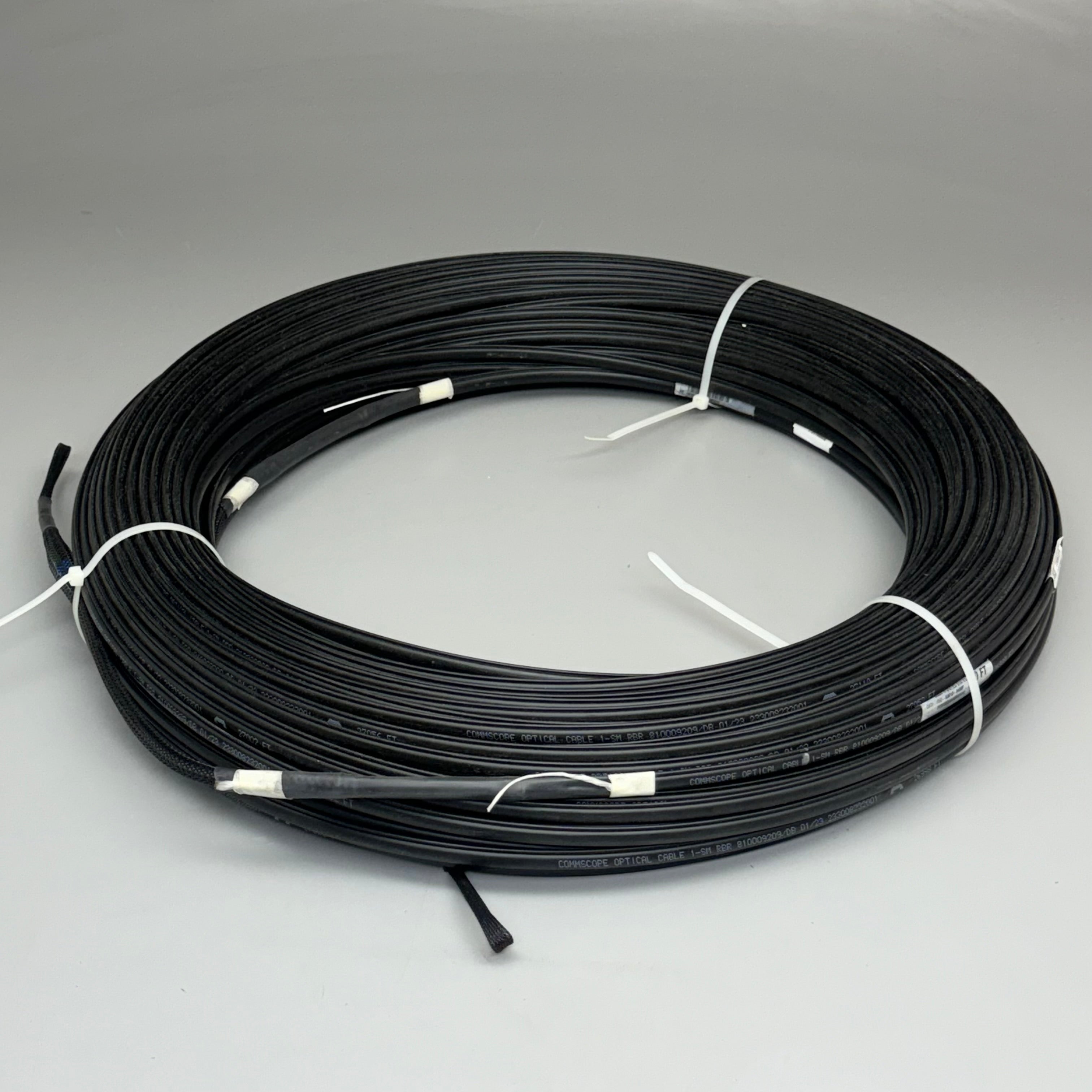 COMMSCOPE Fibre Optic Cable 1-SM RBR 400ft Fiber Material Black – PayWut