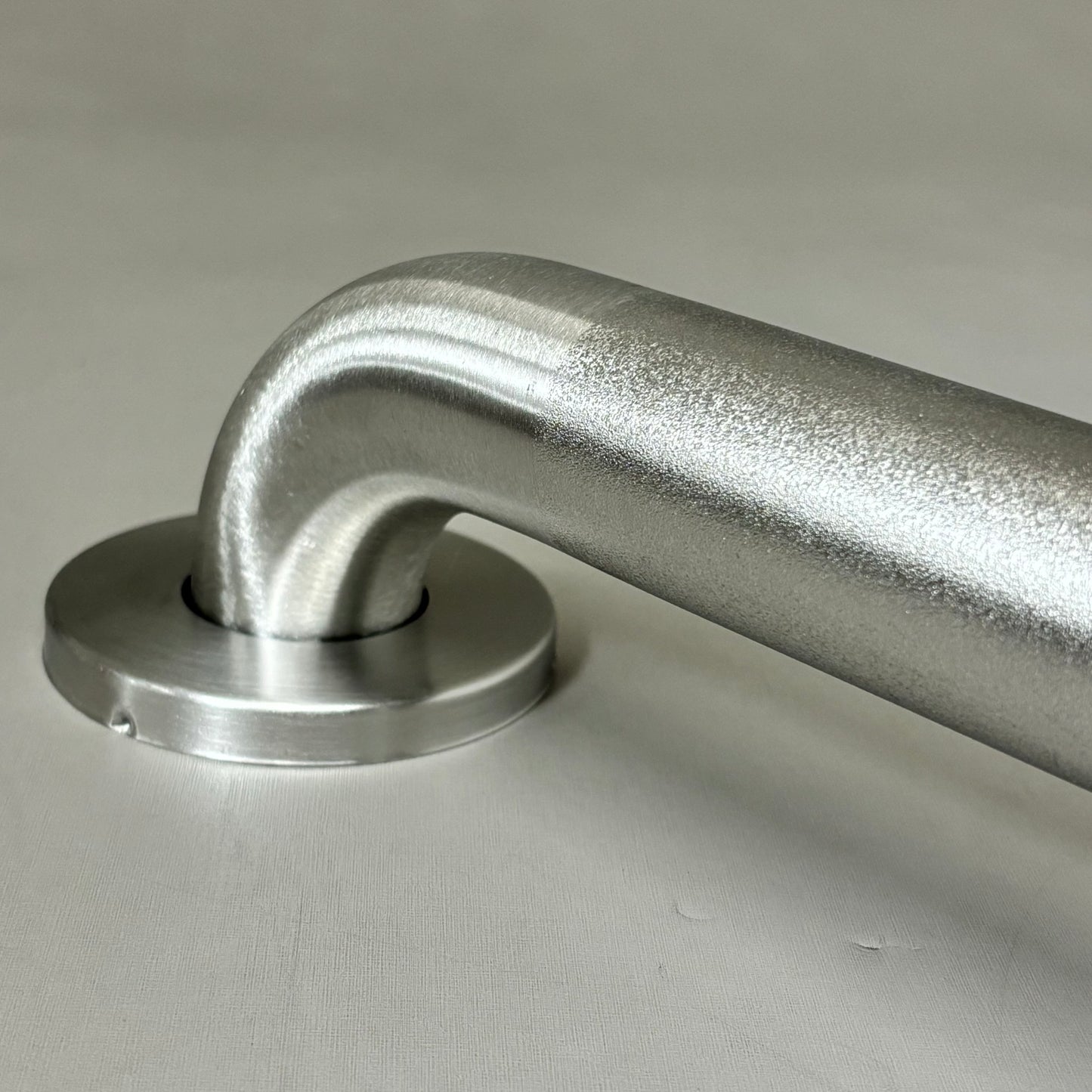 MOEN Stainless Steel Wall Mounted 24-Inch Bathroom Heavy Duty Grab Bar ...